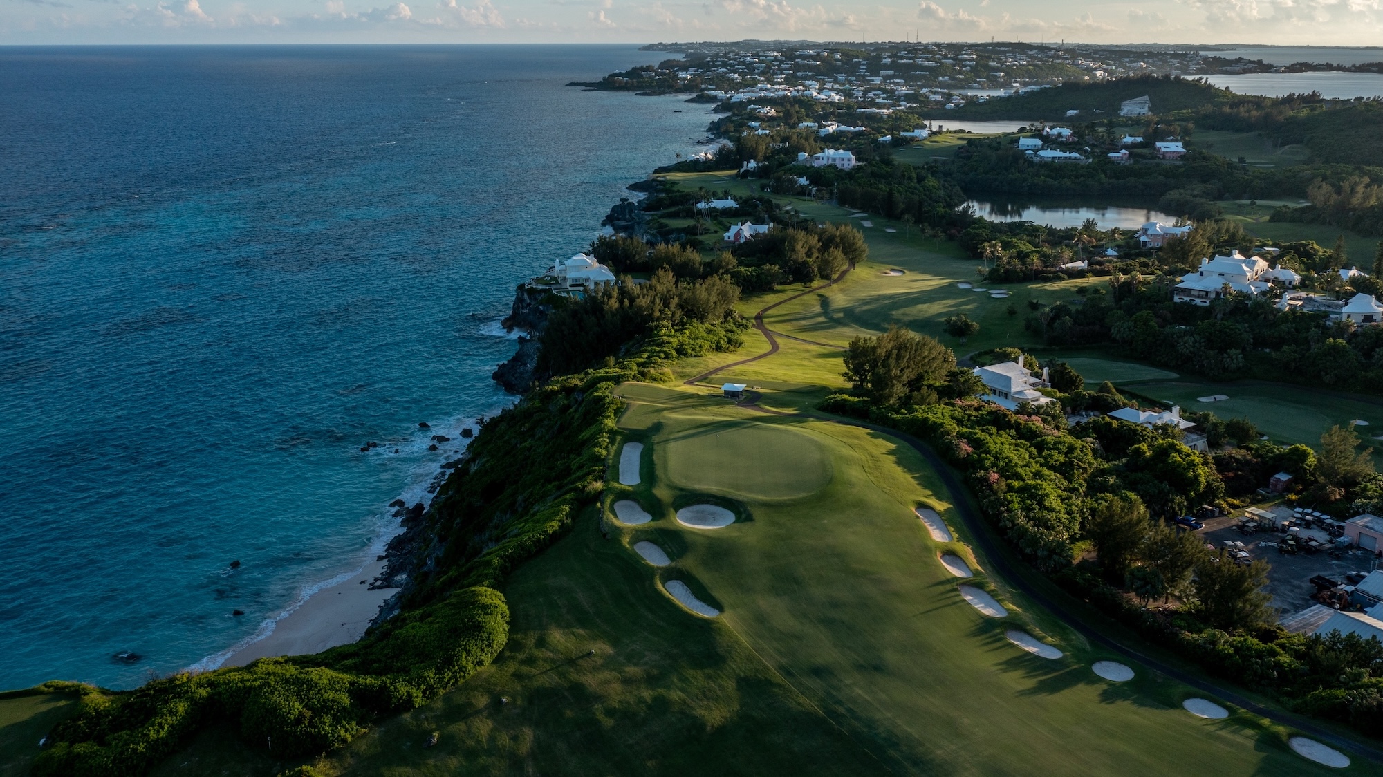Golf Business News - Bermudan club celebrates hitting platinum standard